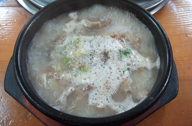 Busan Bites: Amazing Dwaeji Gukbap at Songjeong Samdae Gukbap in Seomyeon