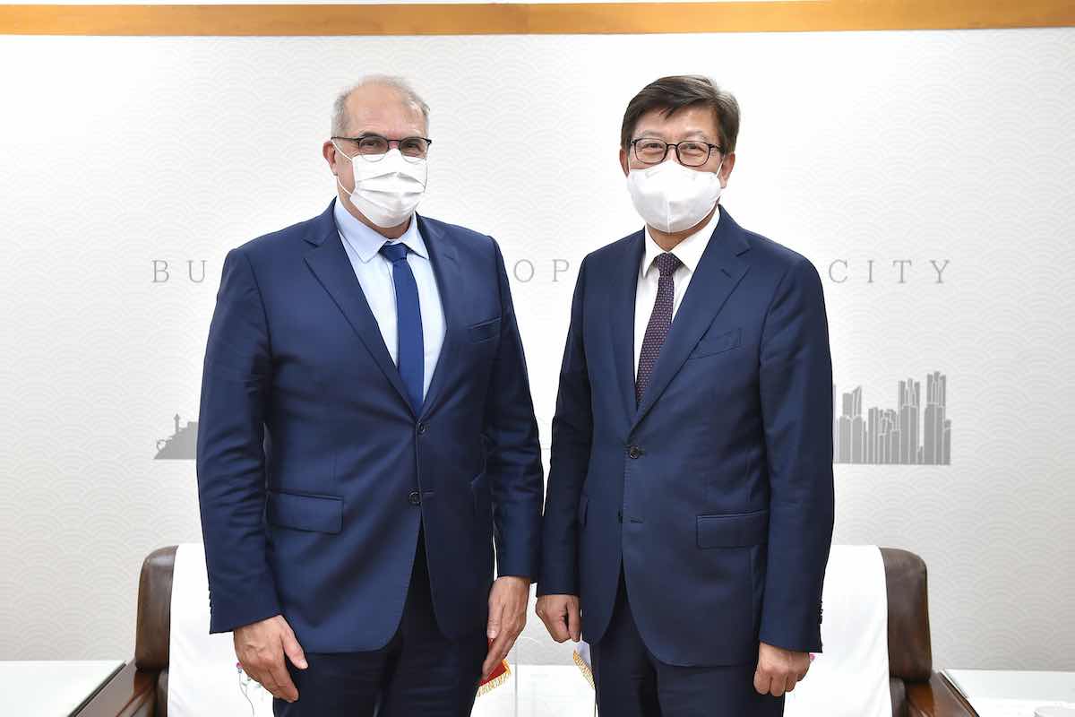 French Ambassador Philippe Lefort Visits Busan City Hall for Talks With ...